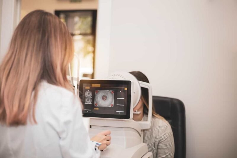 How to Choose a Corneal Topographer: Complete Buyer's Guide